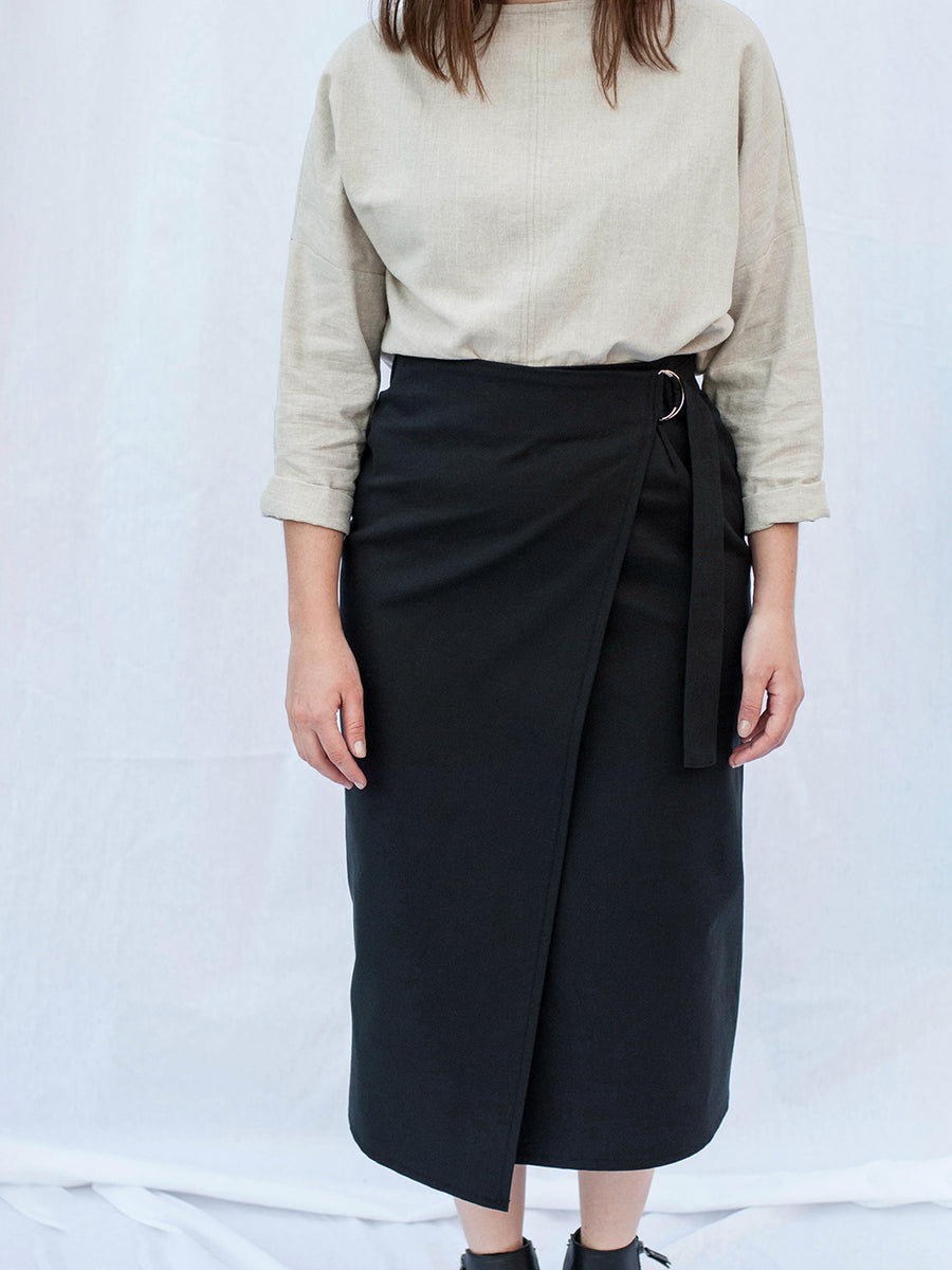 Crop linen tee | long sleeves Tops – LUCI